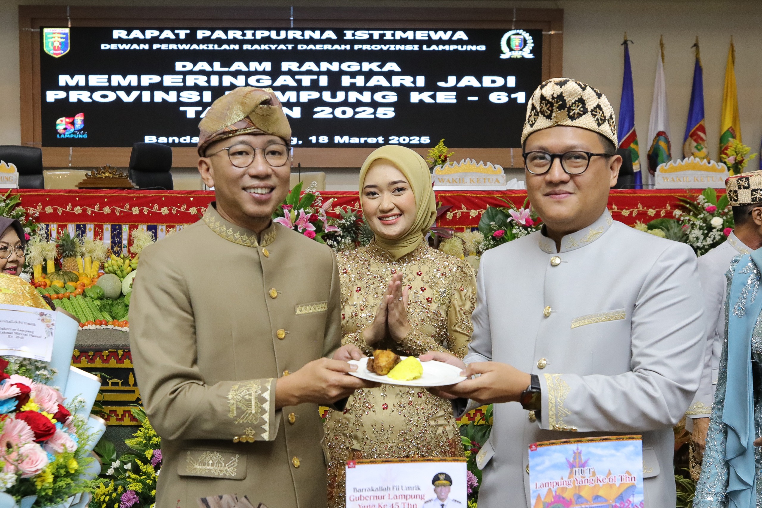 Rapat Paripurna Istimewa HUT Lampung ke-61, Gubernur Mirza : Bersama Lampung Maju Menuju ...